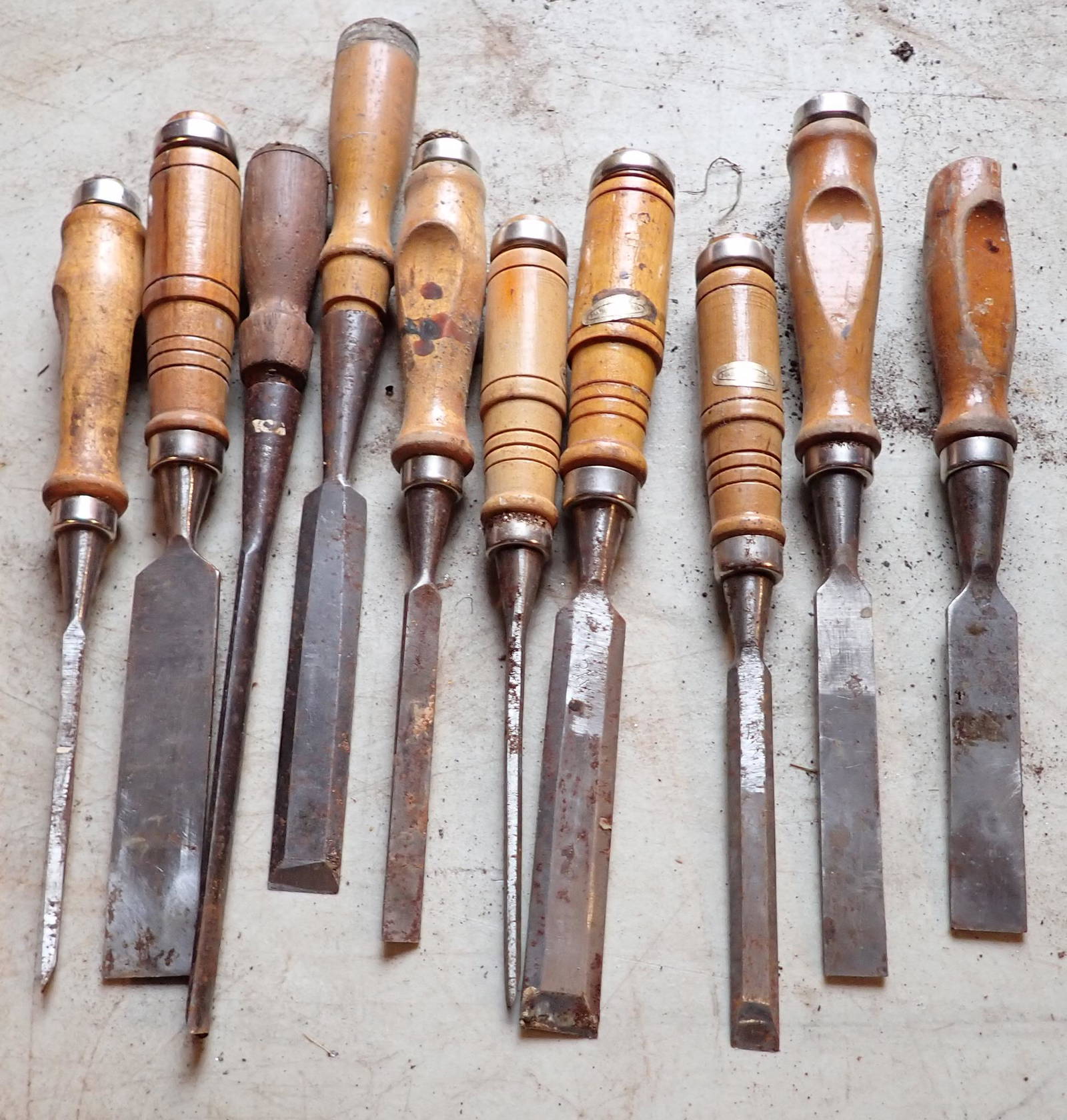 Chisels & Gouge (#0142) on Mar 26, 2023 | M.J. Stasak Jr. Auction and ...