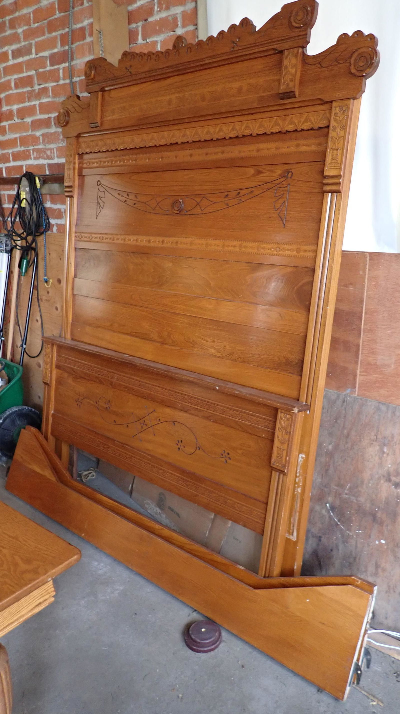 Eastlake Bed - Apr 09, 2023 | M.J. Stasak Jr. Auction and Appraisal ...