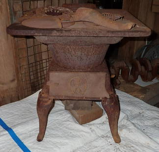 Prizer Regal Antique Cast Iron Cook Stove,