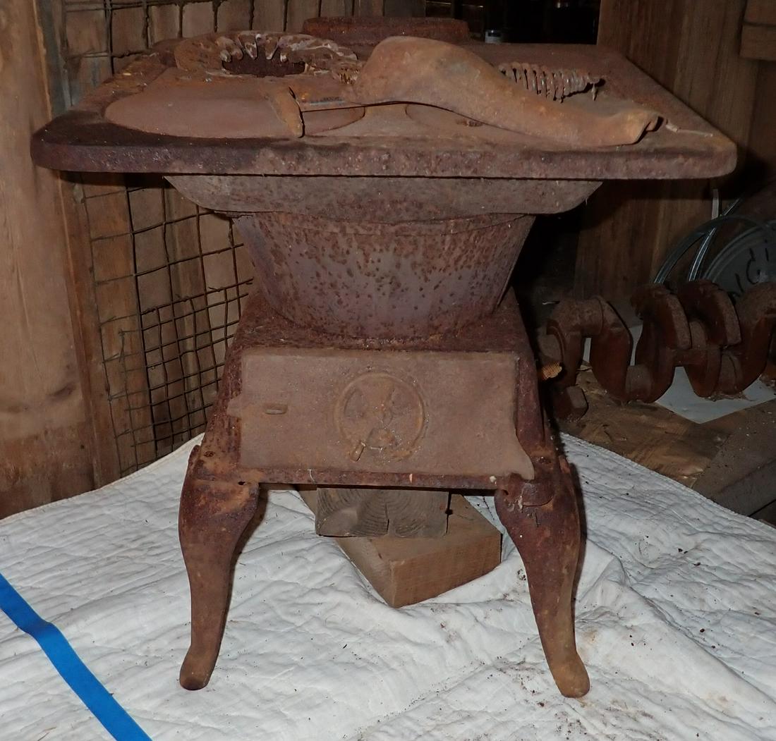 Antique Cast Iron Cook Stove Auction