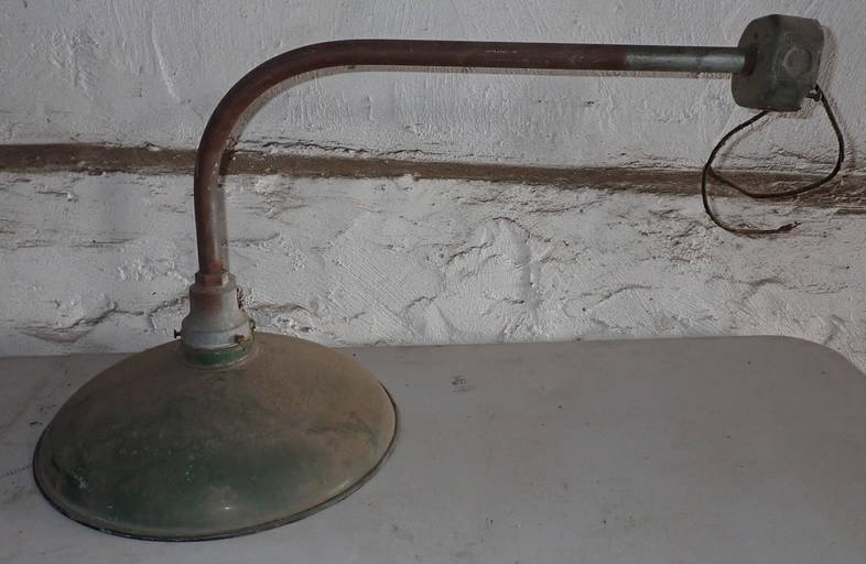 Porcelain Service Station Light