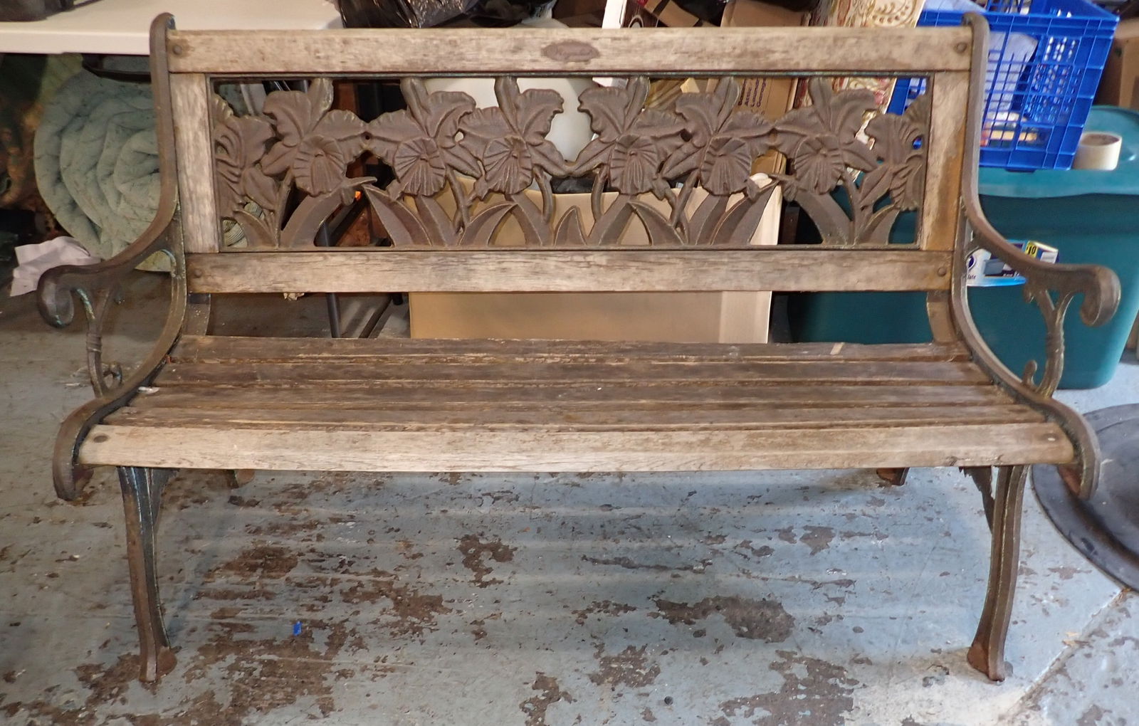 Regalia Cast Iron & Wood Garden Bench