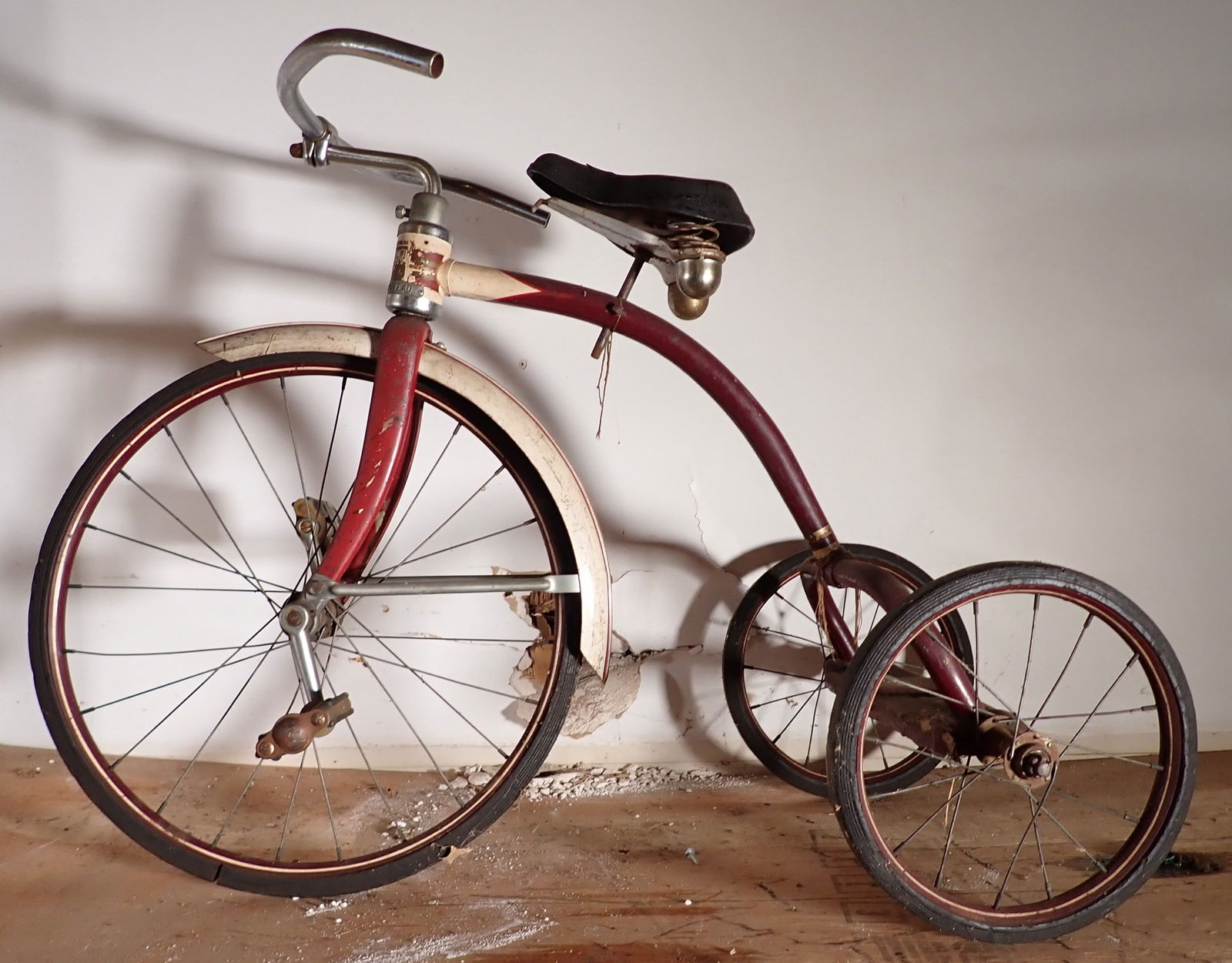 Antique / Vintage Tricycle Auction