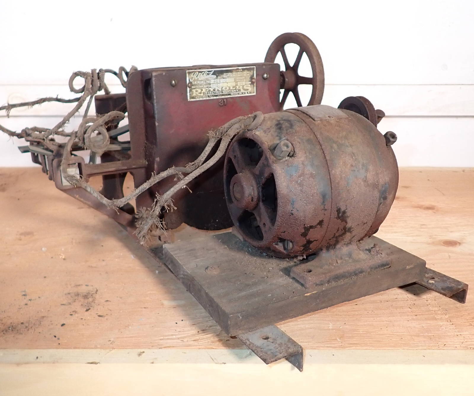 Antique Reco Reynolds Generator Auction