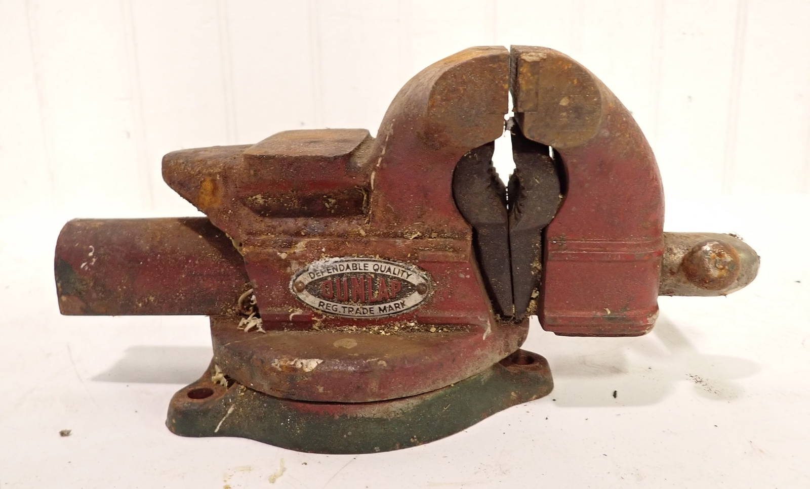 Dunlap Vise Auction