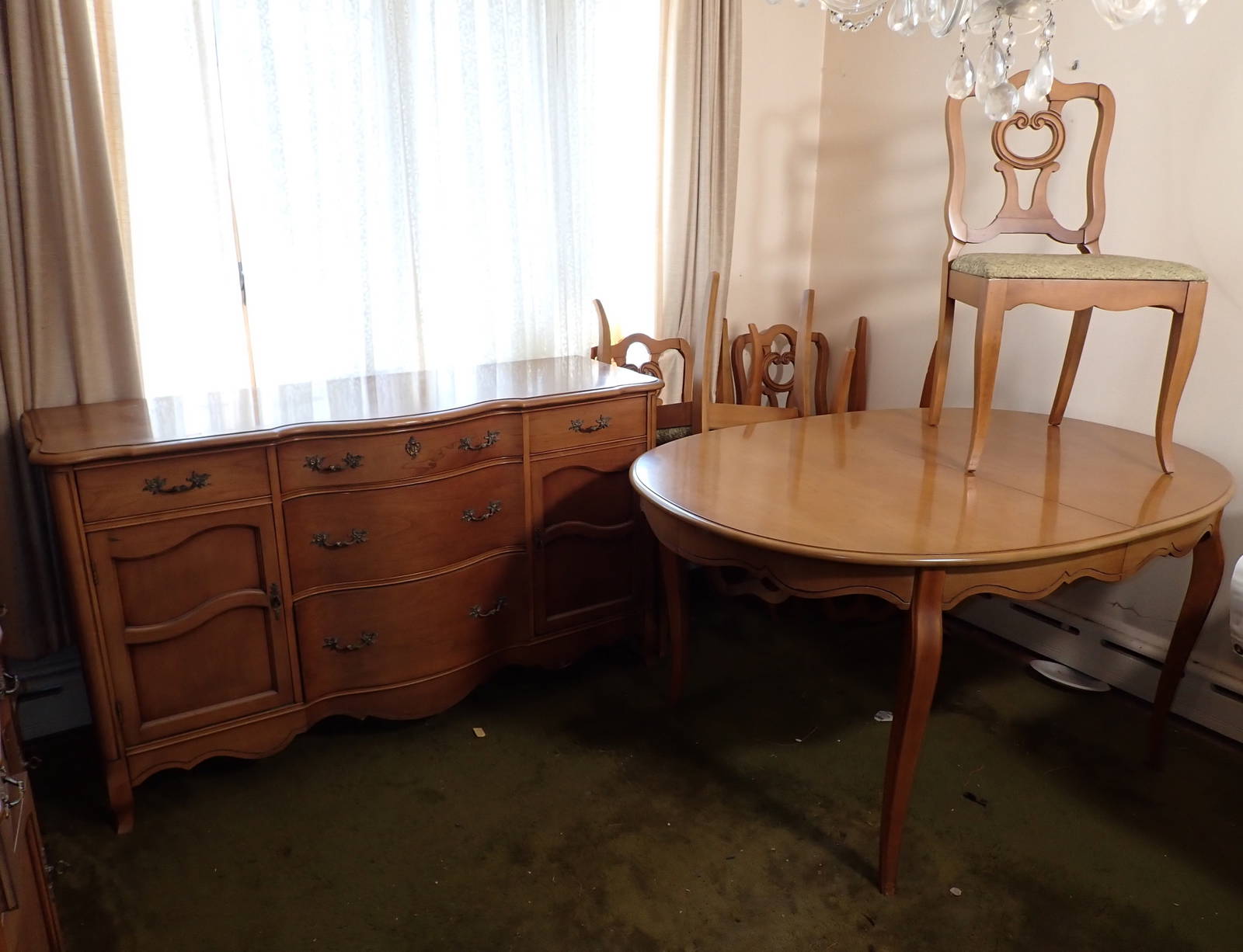Maple Dining Room Set Auction