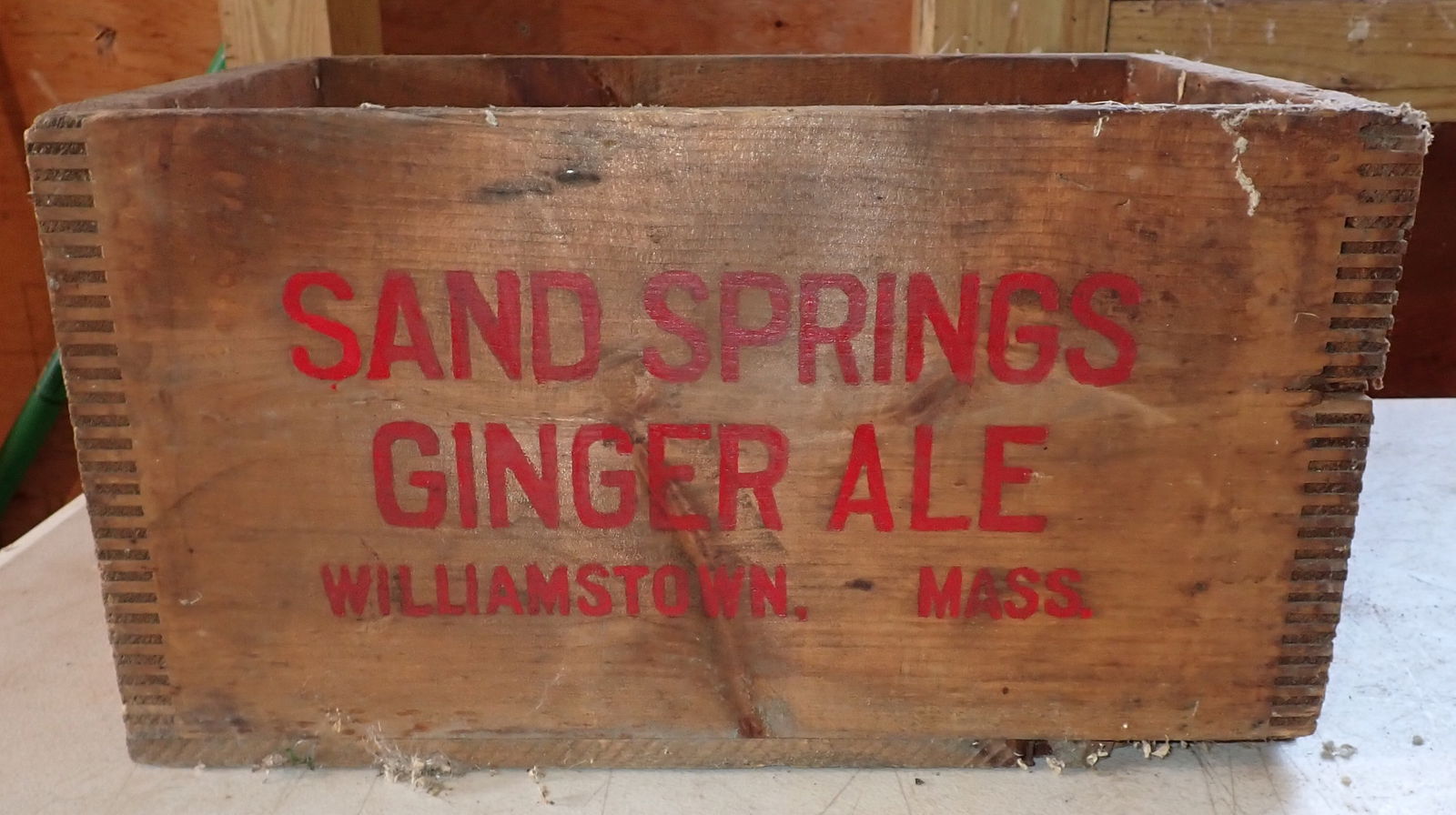 Sand Springs Ginger Ale Williamstown Mass Crate Auction