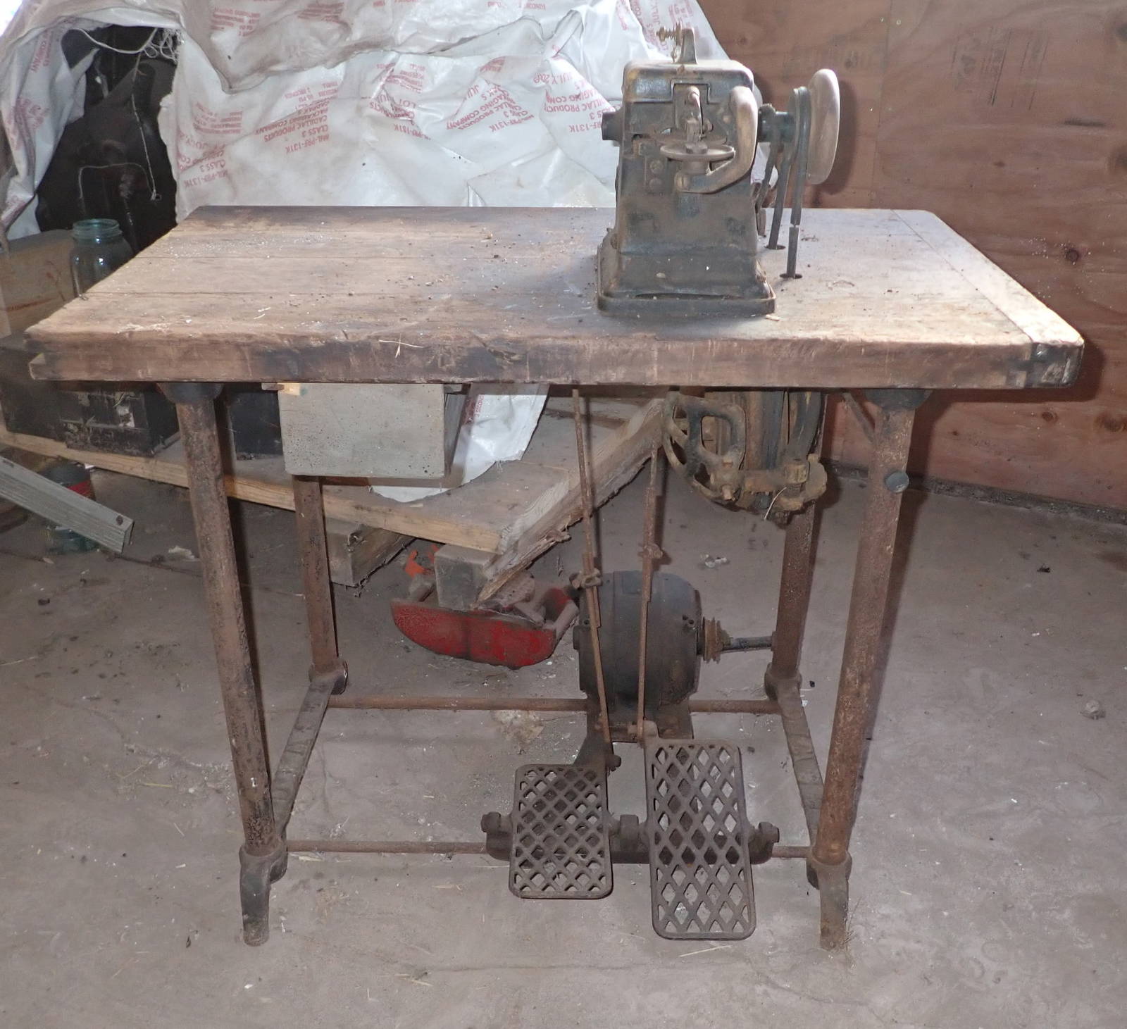 Osann Fur Sewing Machine Auction