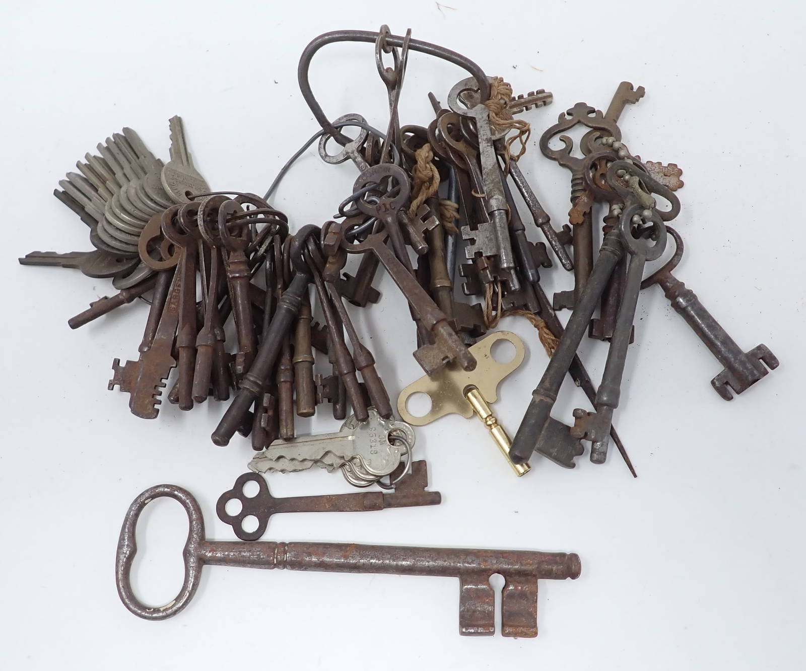 Skeleton & Misc Keys Auction