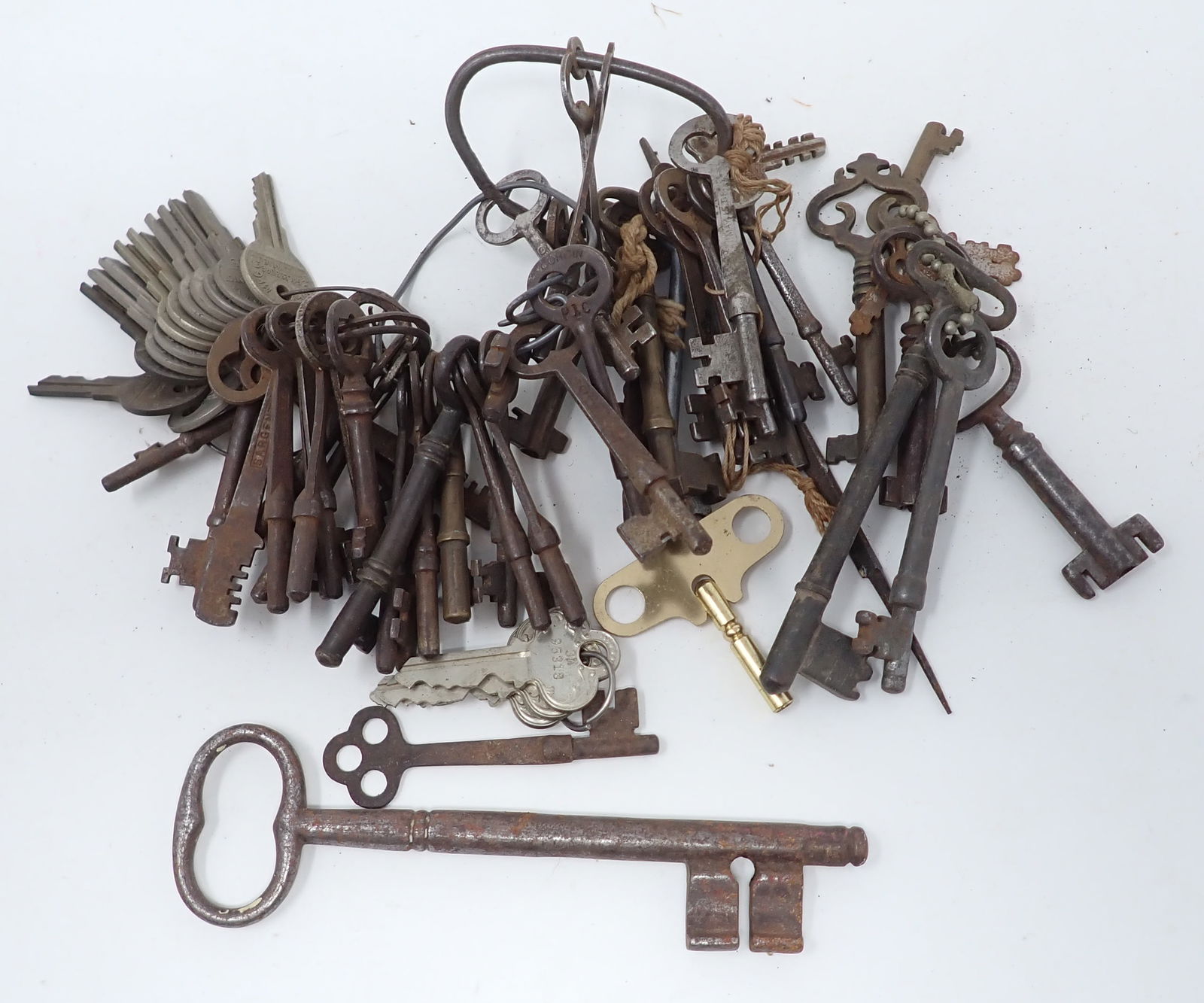 Skeleton & Misc Keys Auction