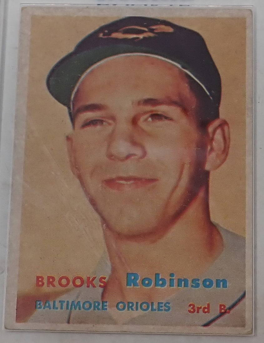 1957 Topps Brooks Robinson Baseball Card Auction