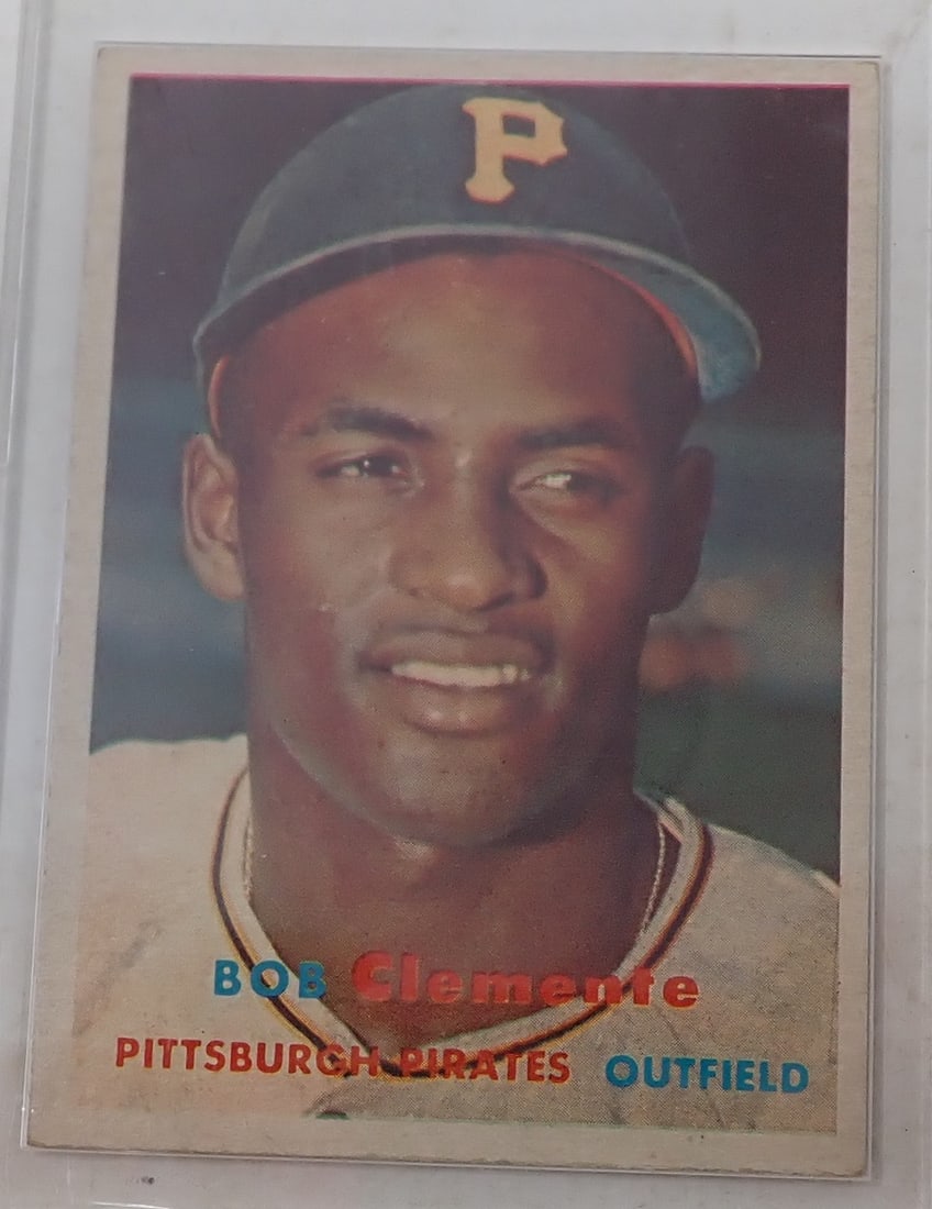 1957 Topps Roberto Clemente Baseball Card Auction