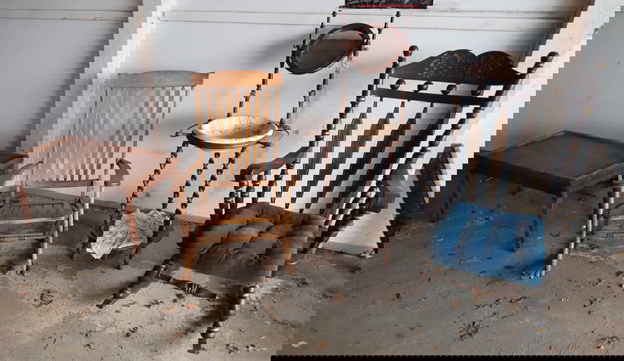 Rockers Coffee Table Ball & Pitcher Stand