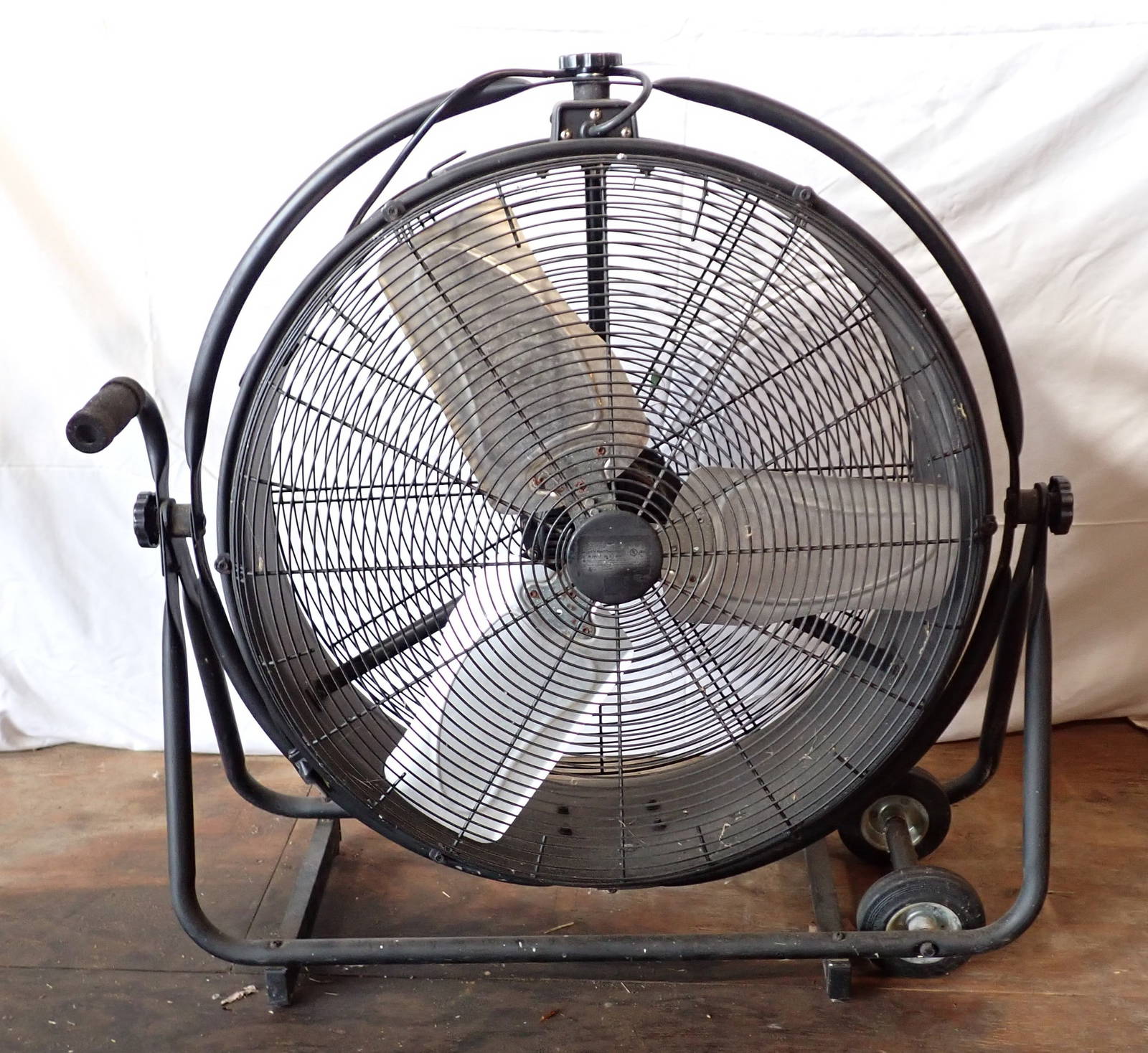 24" Countyline Portable Barrel Fan Auction