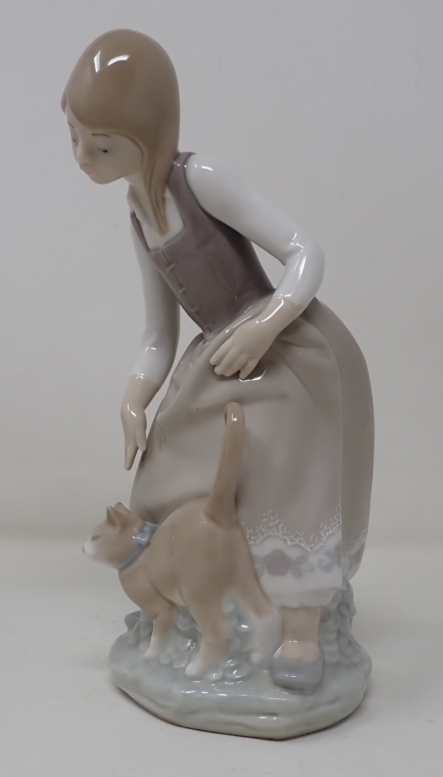 Lladro Girl With Cat Auction