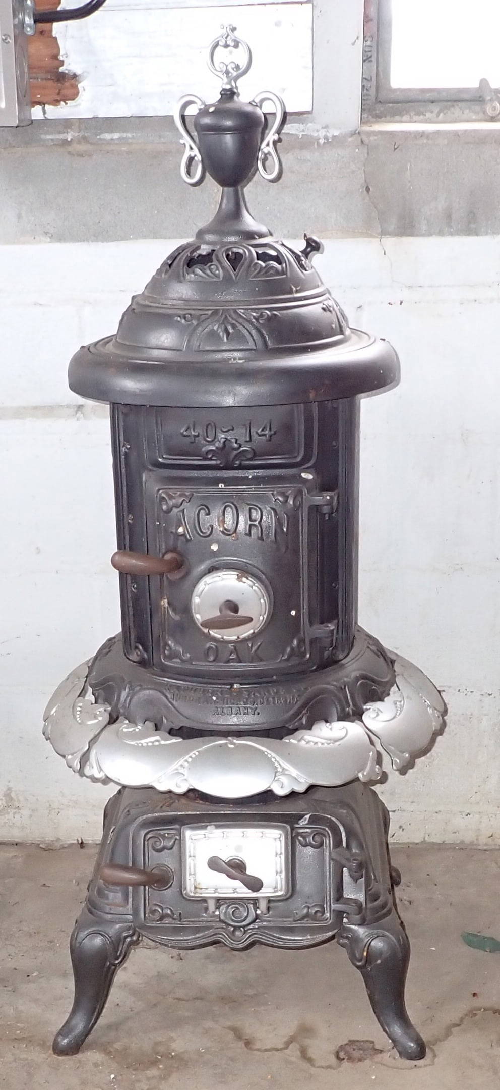 Rathbone Sard Acorn 40-14 Parlor Stove Auction