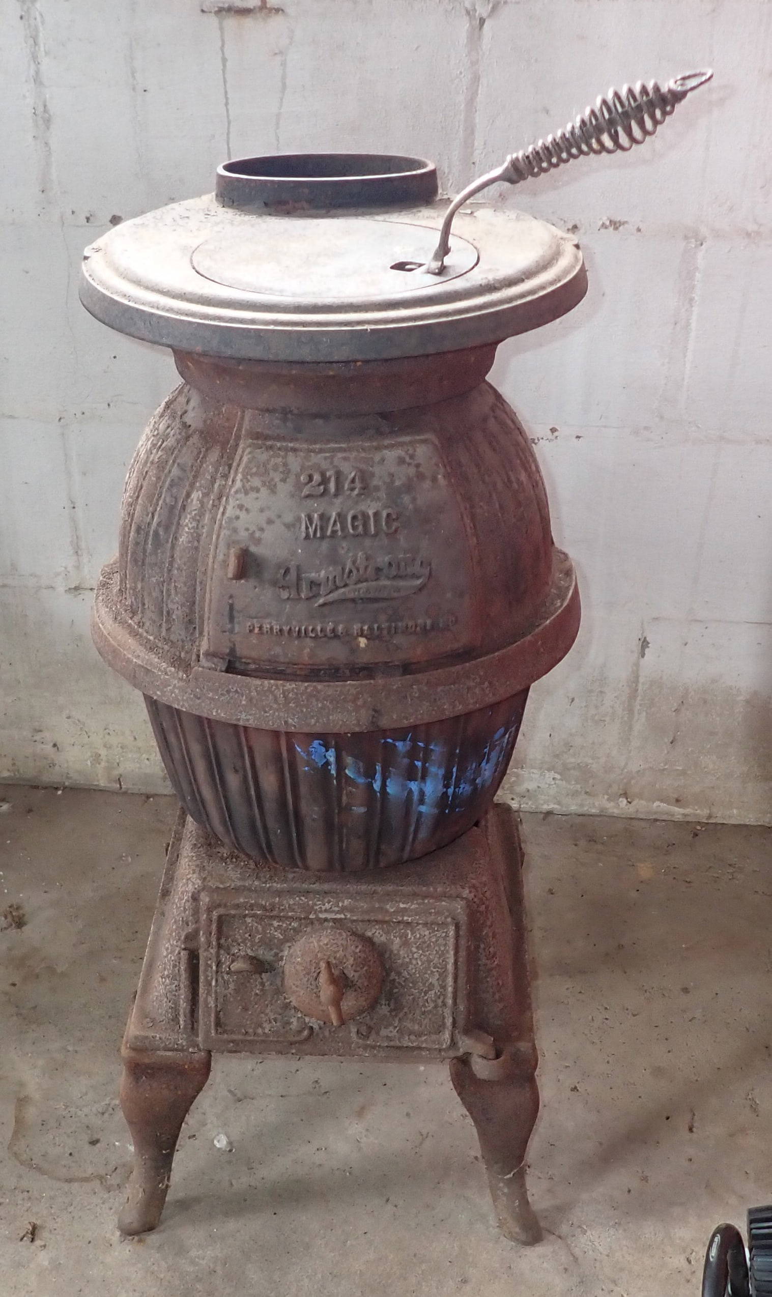 Armstrong Magic 214 Pot Belly Stove Auction