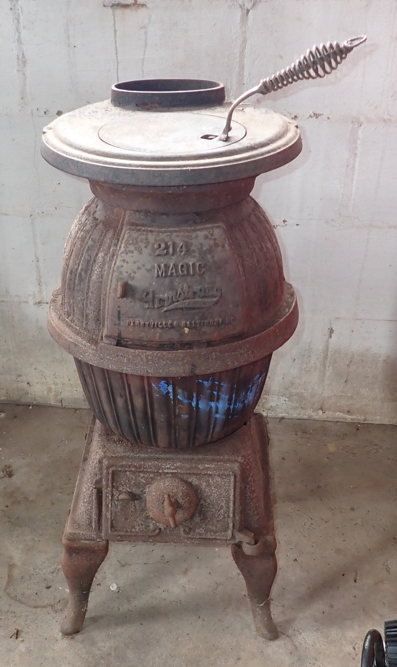 Armstrong Magic 214 Pot Belly Stove Auction