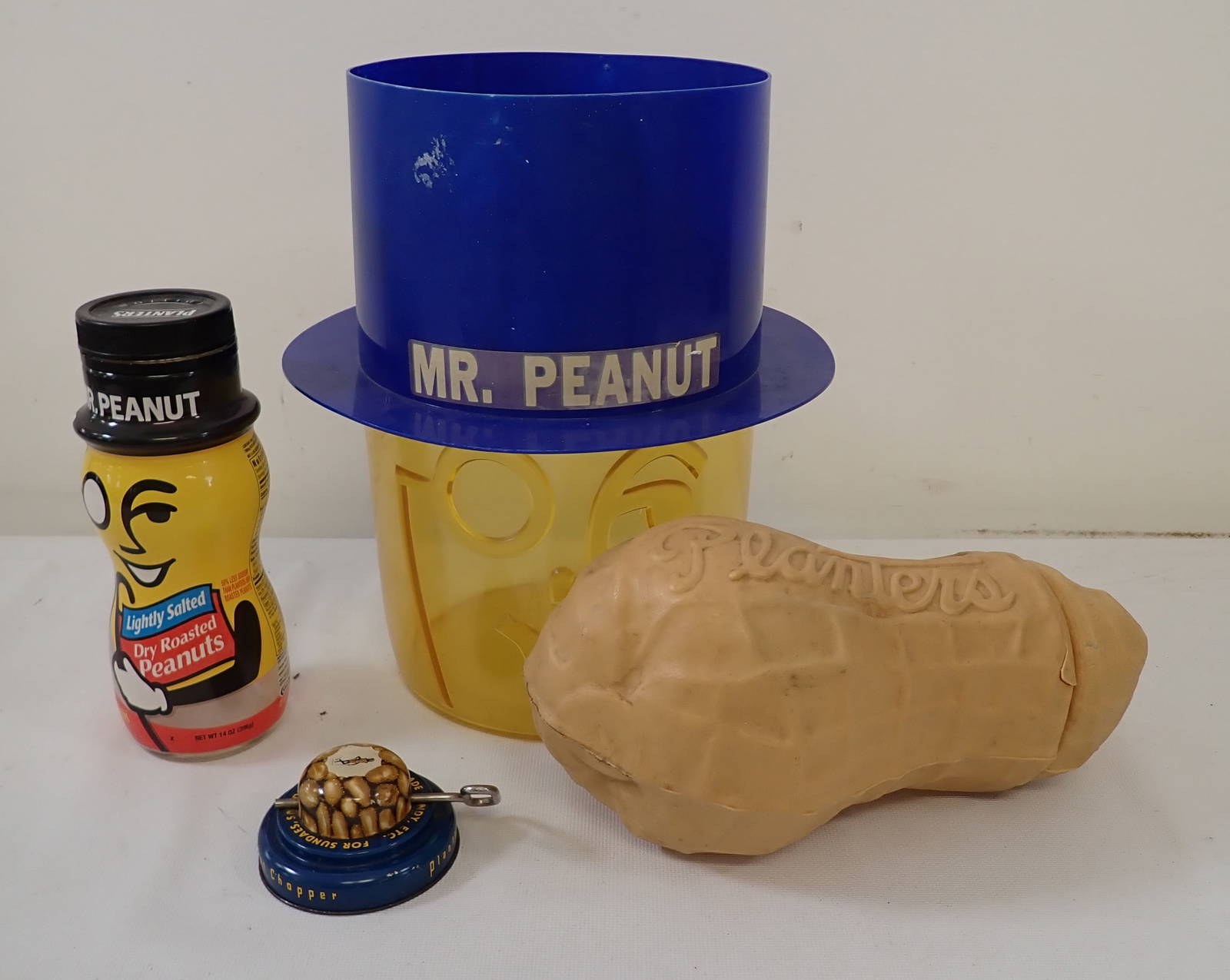 Planters Peanuts Canisters And Misc Auction