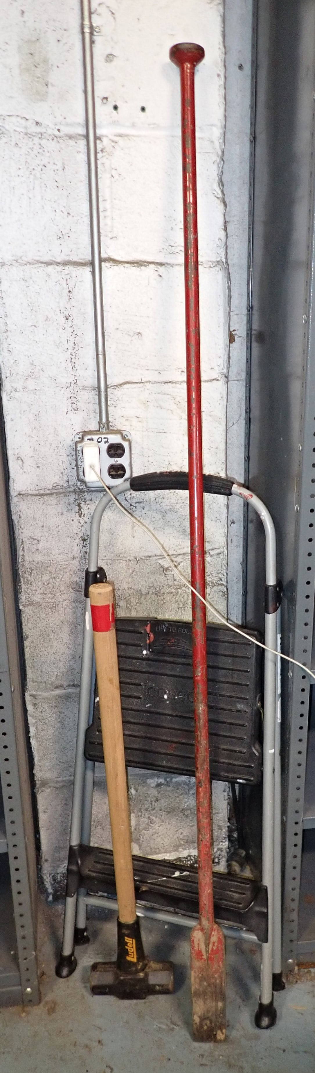 Shale Bar Sledge Hammer & Step Ladder Auction