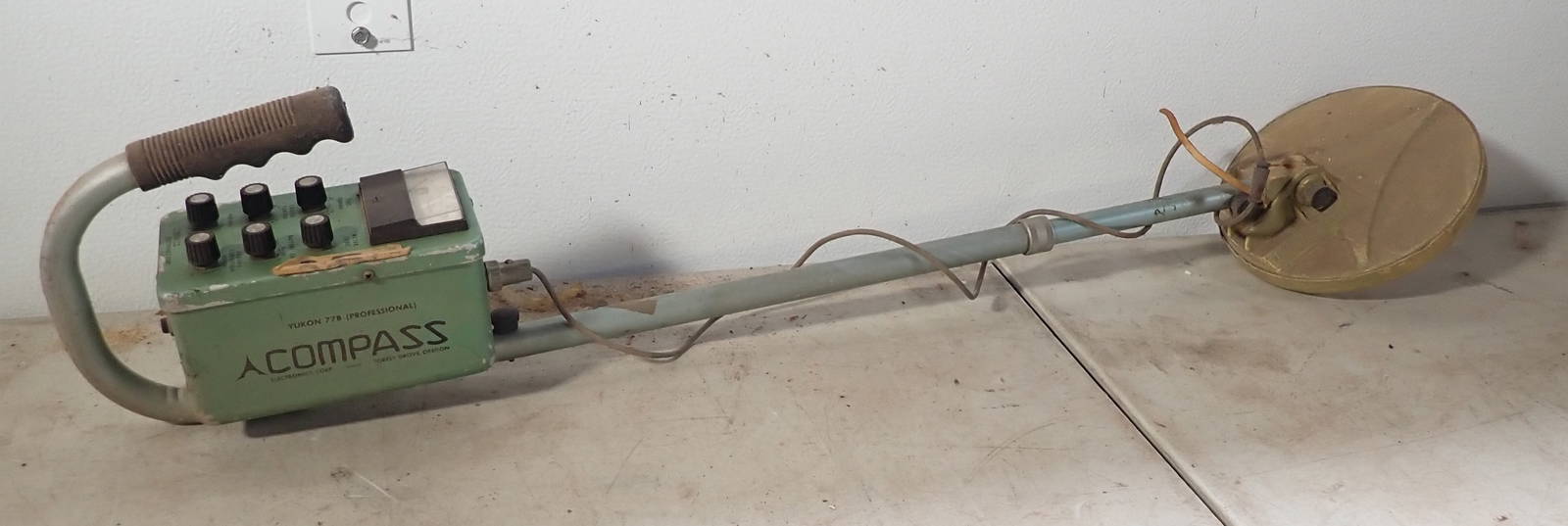 Vintage Compass Metal Detector Auction