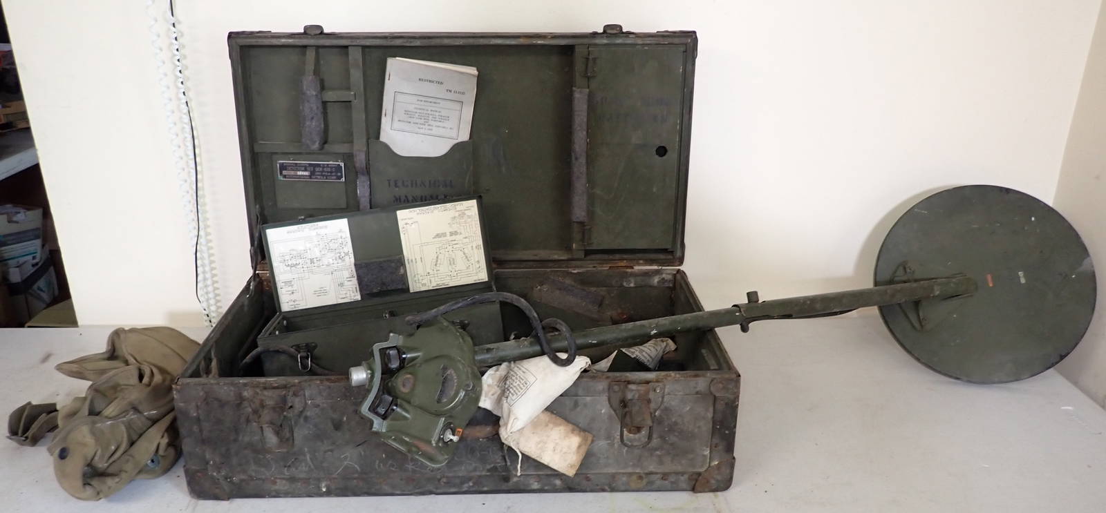 Us Signal Corps Mine Detector Set Auction