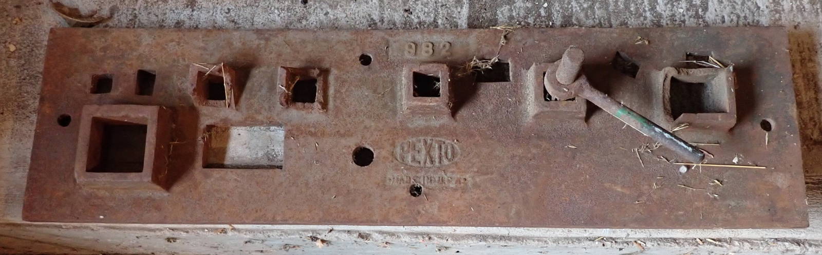 Pexto 982 Stake Plate Auction