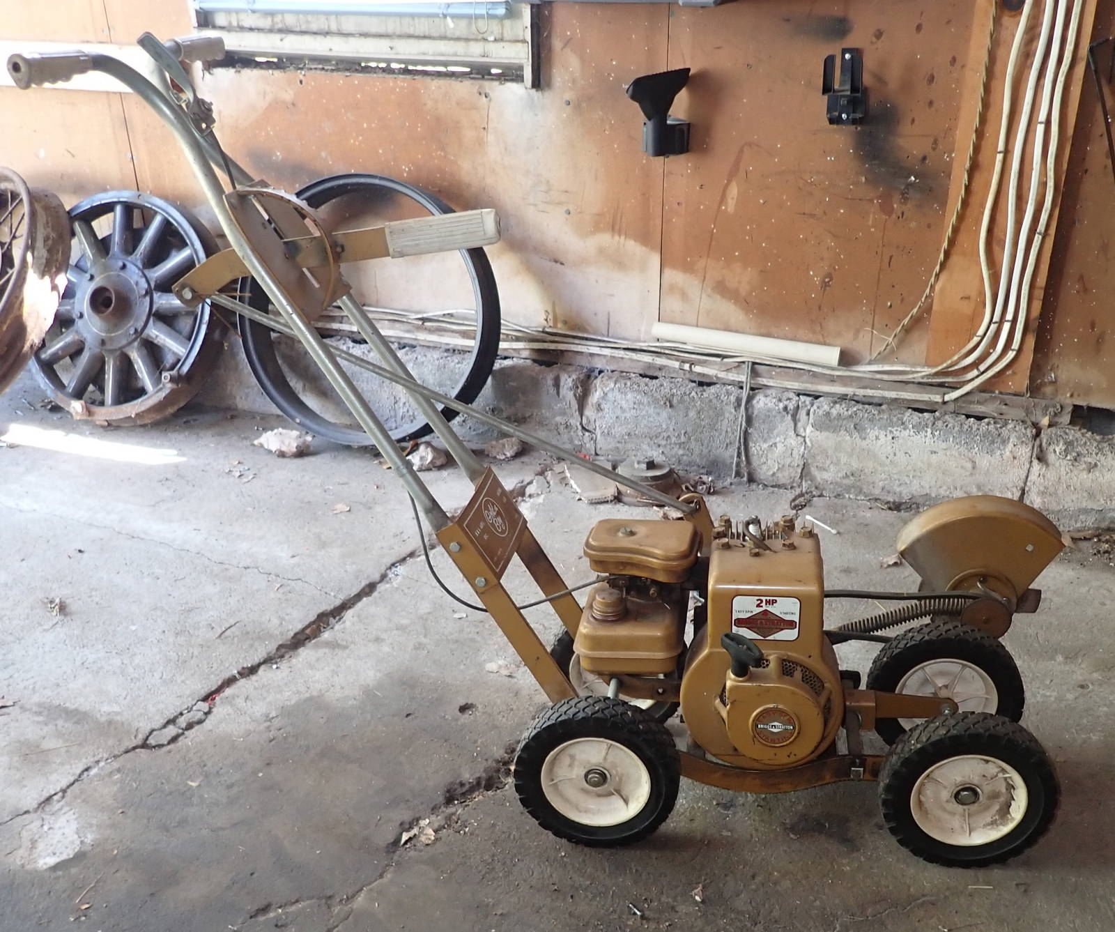 Golden Boy Edger W/ Briggs & Stratton 2hp Motor Auction