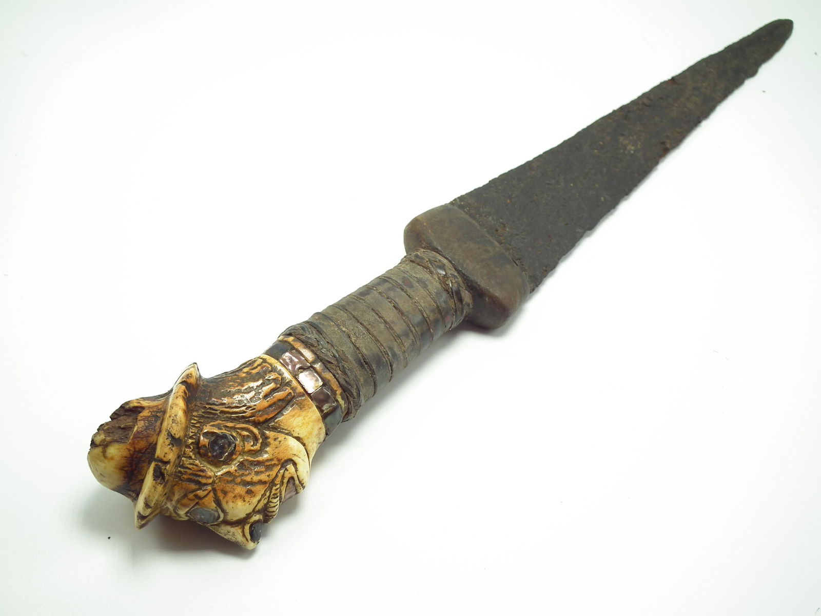 RARE NW COAST TLINGIT DAGGER - Jul 12, 2020 | Americana Auctions in MA