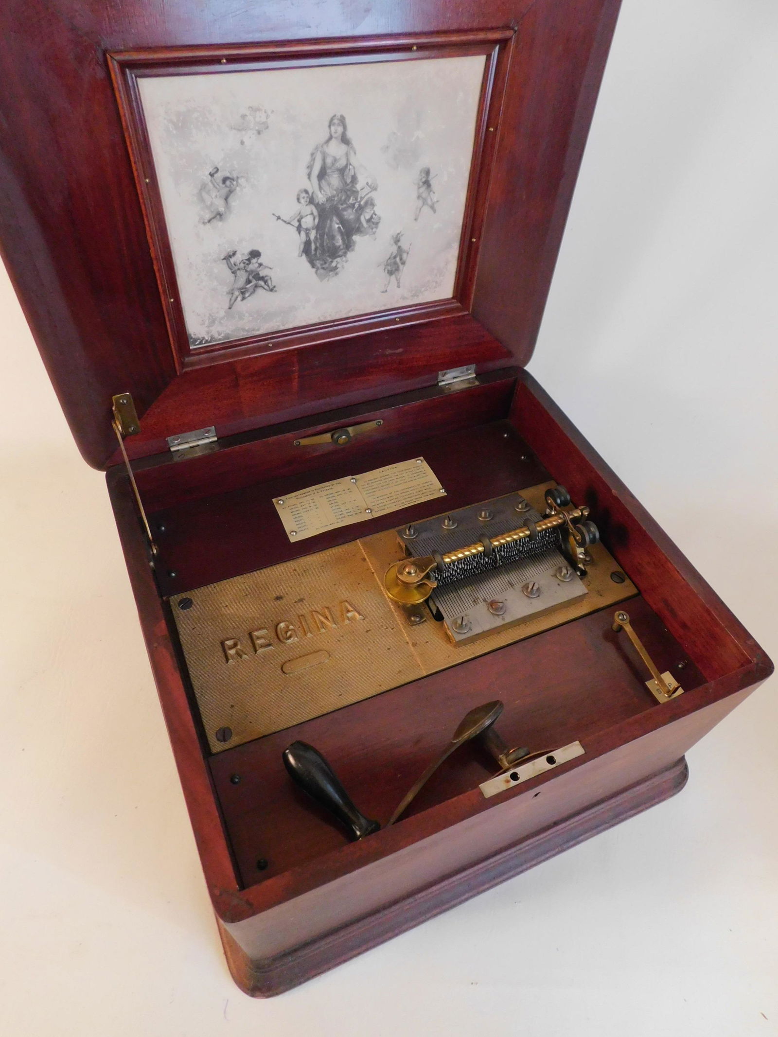 Regina 12 Inch Music Box & Disks
