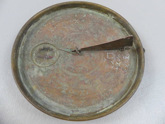EARLY ARABIC SUNDIAL & COMPASS (#0390) on Apr 03, 2022 | Americana ...