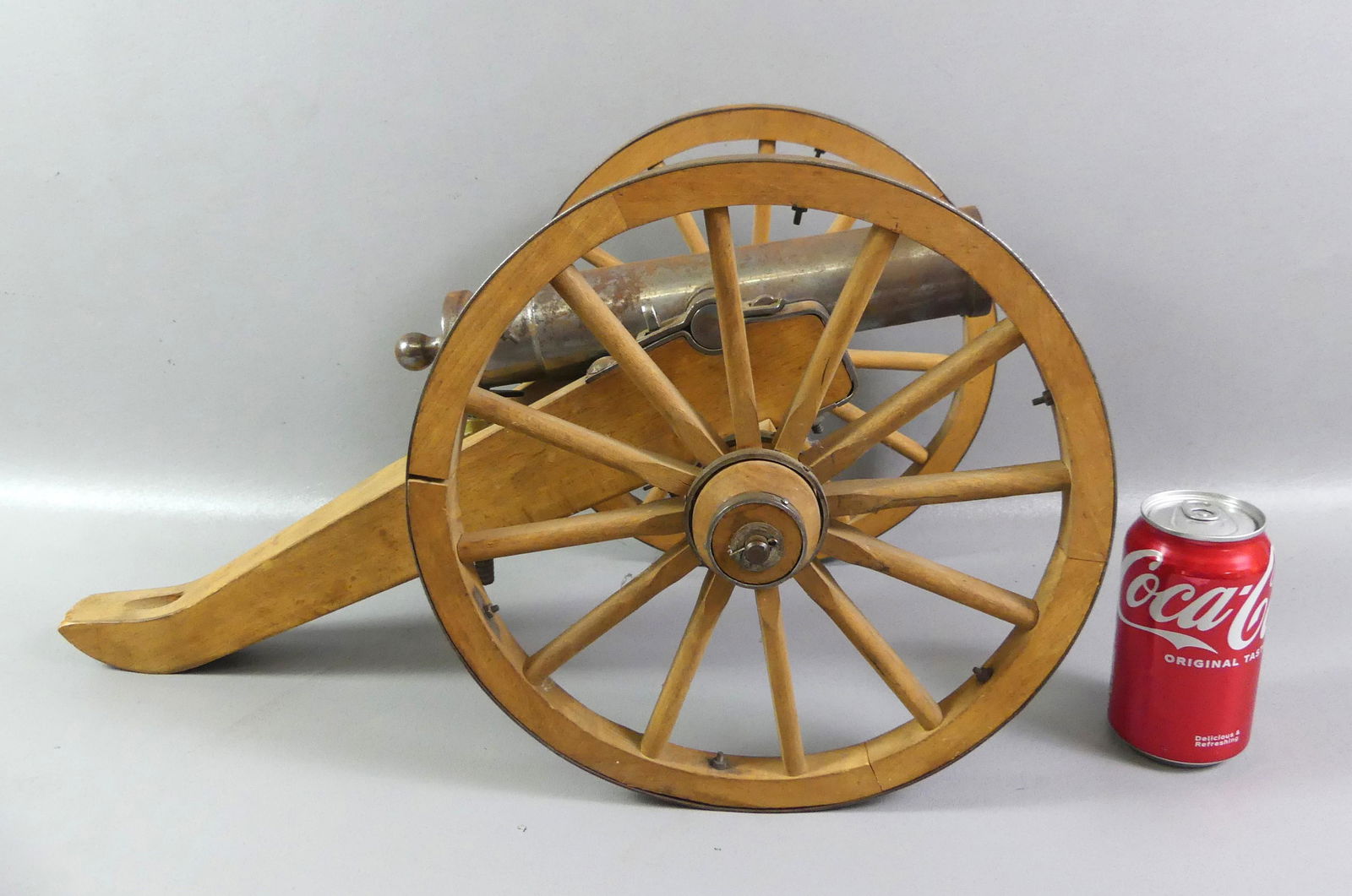 Old Working Cannon Model Auction