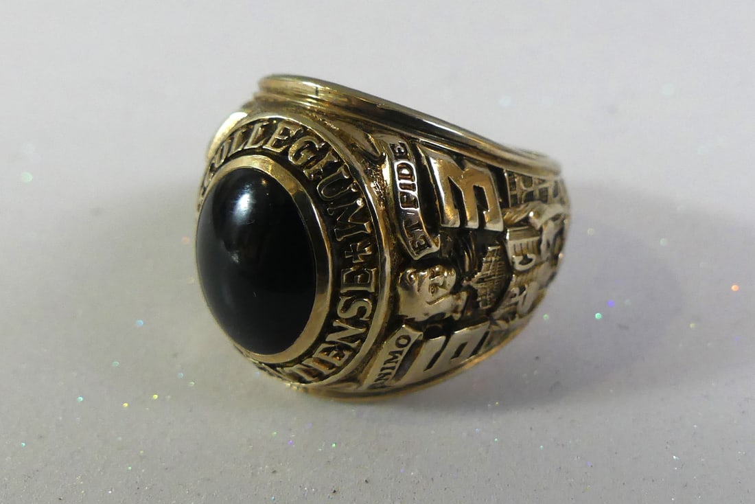 Men's 10k Gold Class Ring Auction