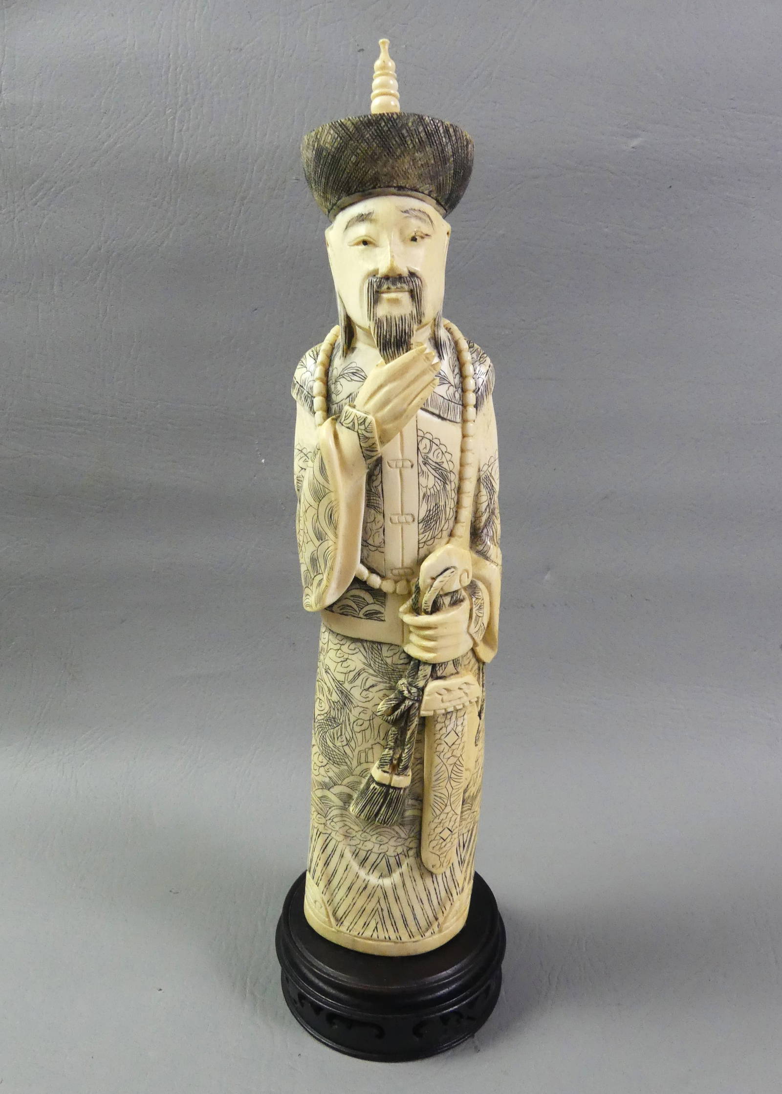 Carved Bone Chinese Scholar Figure - Jul 20, 2025 | Americana Auctions ...