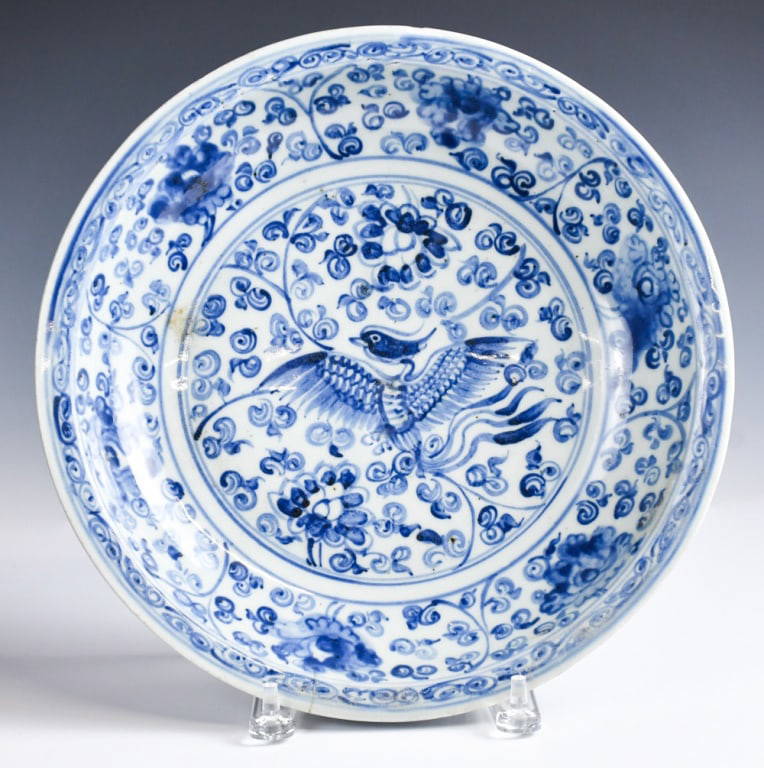 A Blue & White Phoenix & Peony Plate, 16-17thc Auction