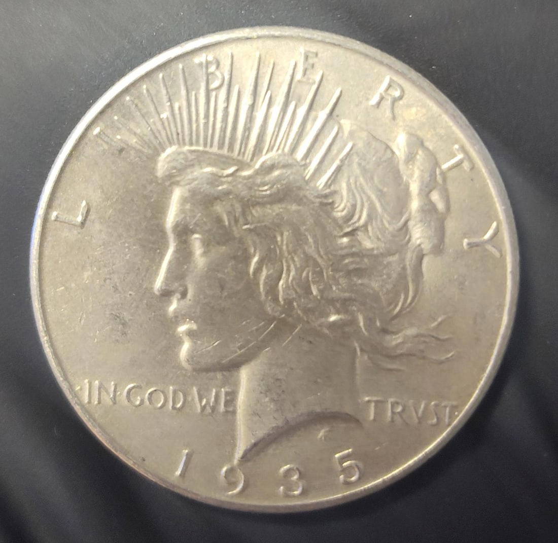1935 Us Silver Peace Dollar. Auction