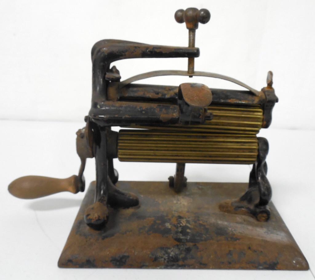 Cast Iron Hand Crank Crimper