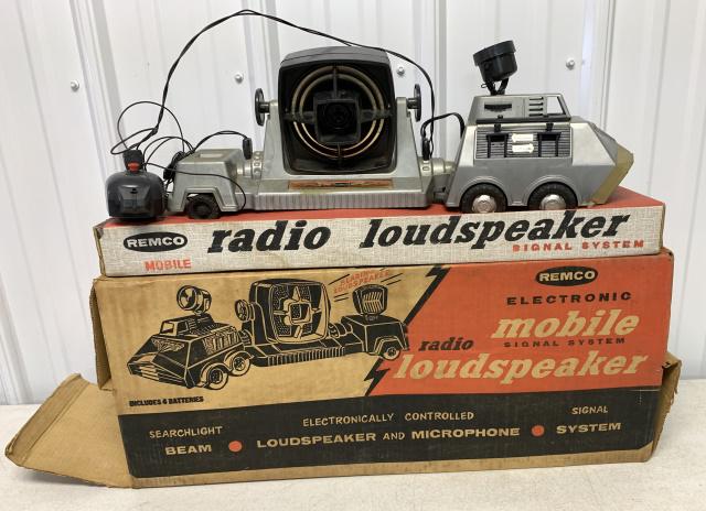 Remco Electronic Loudspeaker Radio Truck/Box - Oct 15, 2022 | Rentzel's ...