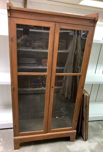Pine Display Case w/ 4 Shelves (#0155) on Dec 10, 2022 | Rentzel's ...
