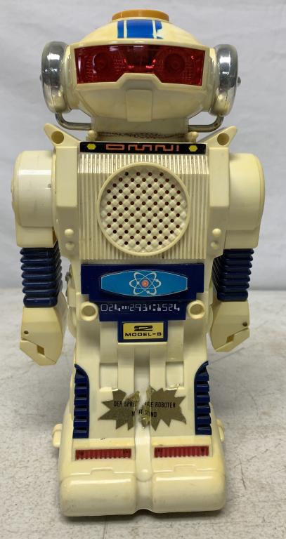 Omni Plastic Battery Operated Robot