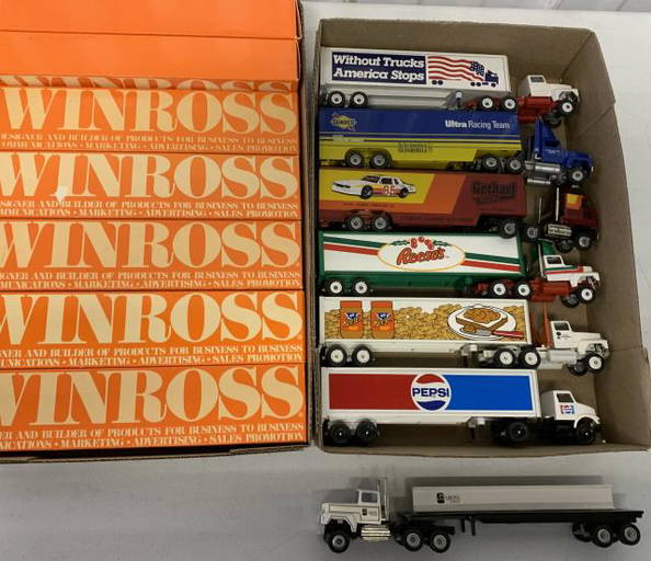 7 Winross Trucks W/boxes