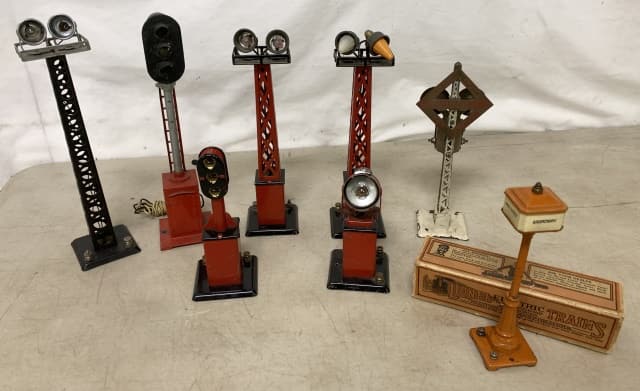 8 Metal Train Layout Accessories