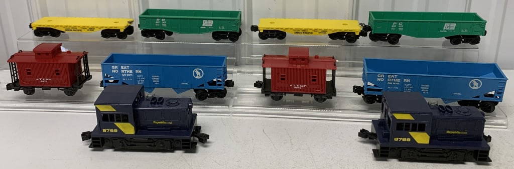 2 Lionel 8769 Republic Steel Engines + Cars Auction