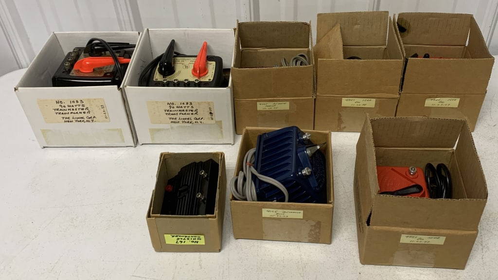 7 Lionel Train Transformers + Whistle Controller Auction