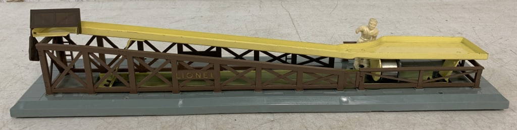 Lionel Barrel Loader W/ Box Auction