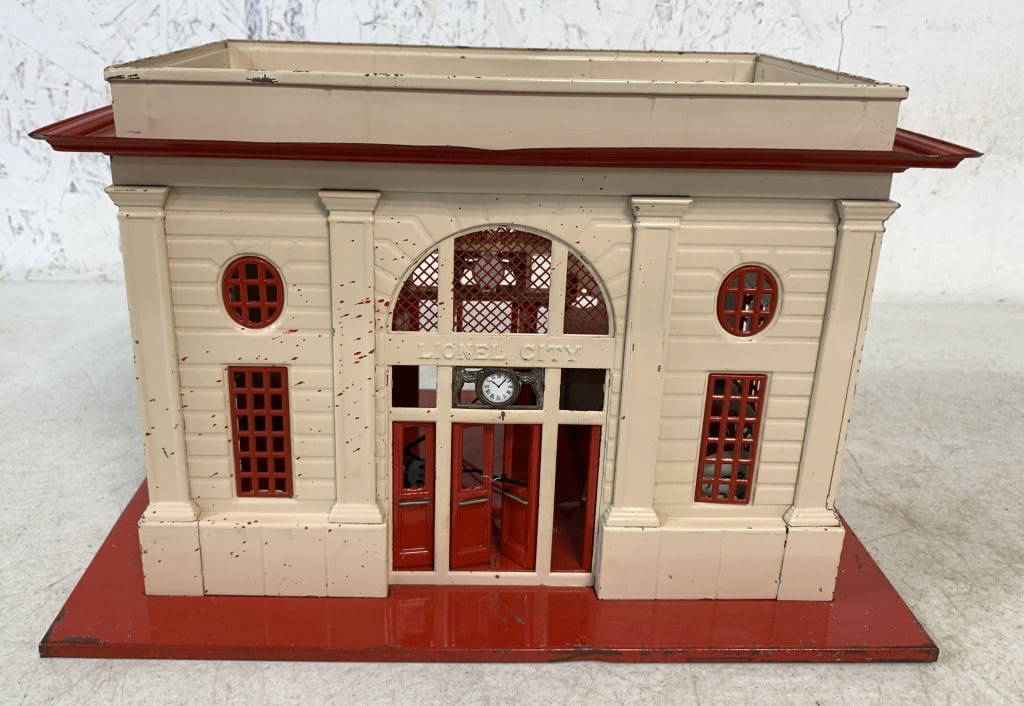 Lionel Metal Station Auction