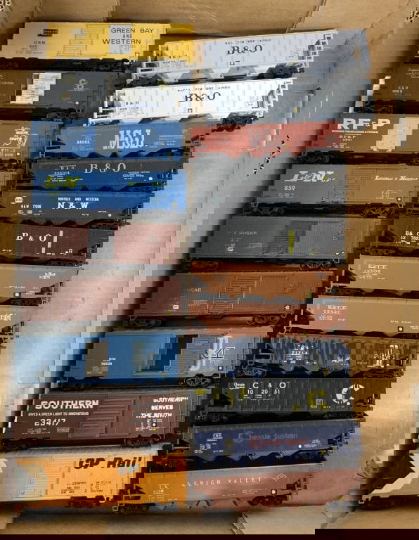 21 Unnamed Ho Train Cars Auction