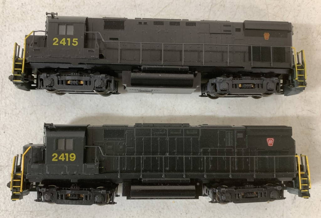 Lot Of 2 Atlas Ho Train Engines Auction