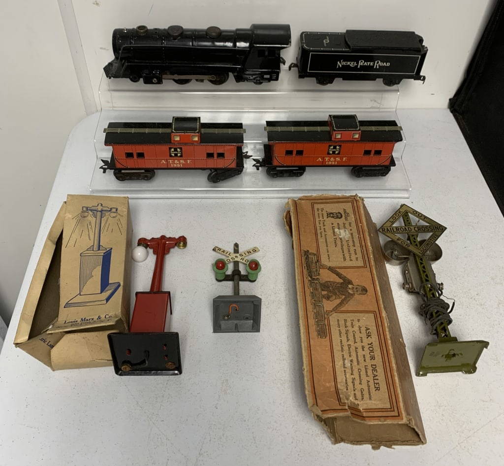 Marx Train Pieces & Signals From Marx,lionel And Auction