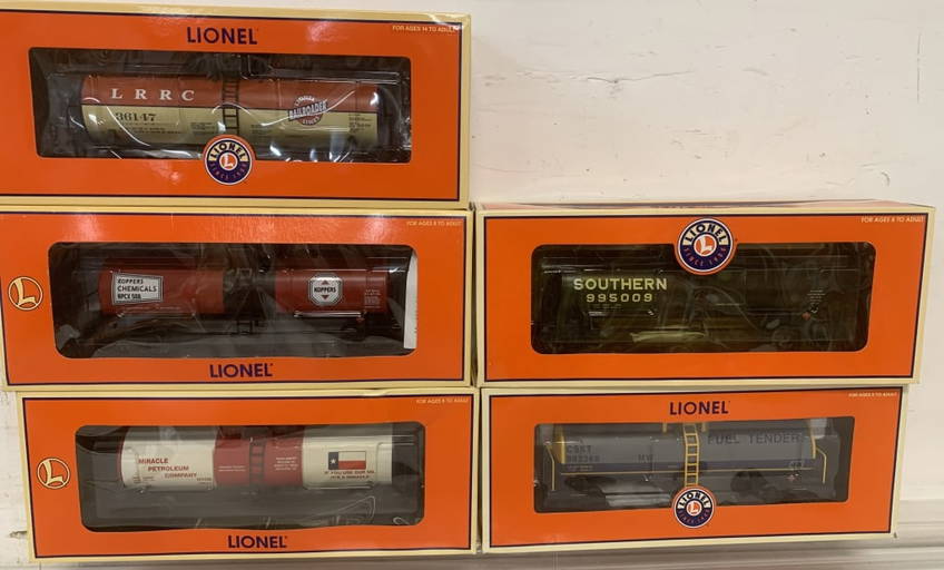 5 Lionel Tank Cars In Boxes